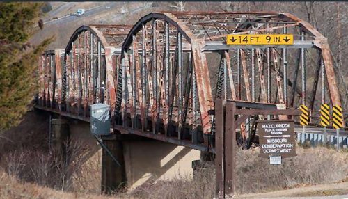 Audio: More than 900 Missouri bridges listed in poor condition