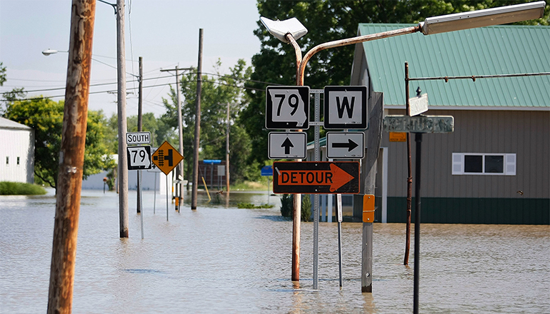 Audio: Flooding Closes Highway 79 in Northeast Missouri's Louisiana