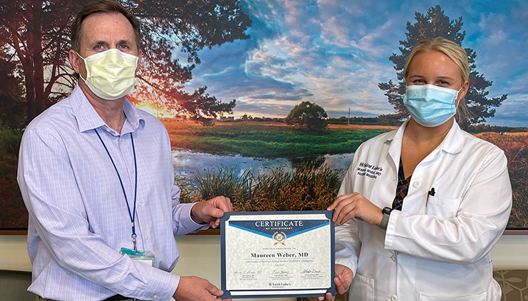 Doctor Maureen Weber receives Service Excellence Champion Program Award