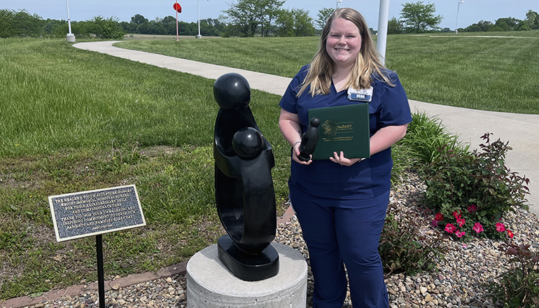 Wright Memorial Hospital honors DAISY award recipient, foundation ...