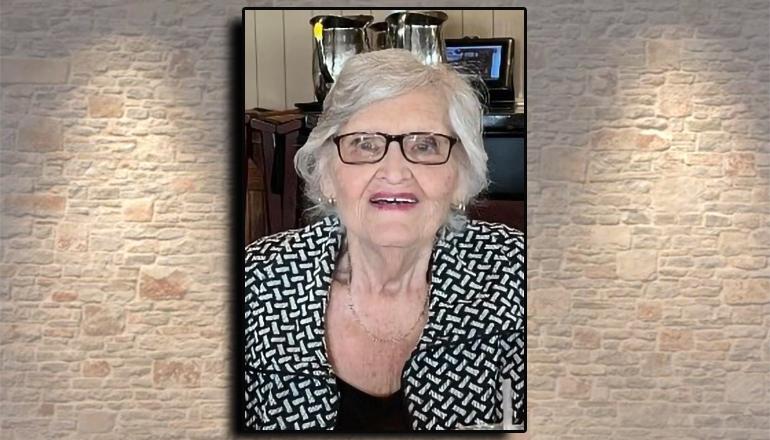 Obituary & Services: Lois Vier